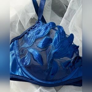 boutique | Intimates & Sleepwear | New Blue Floral Lingerie Set Size ...